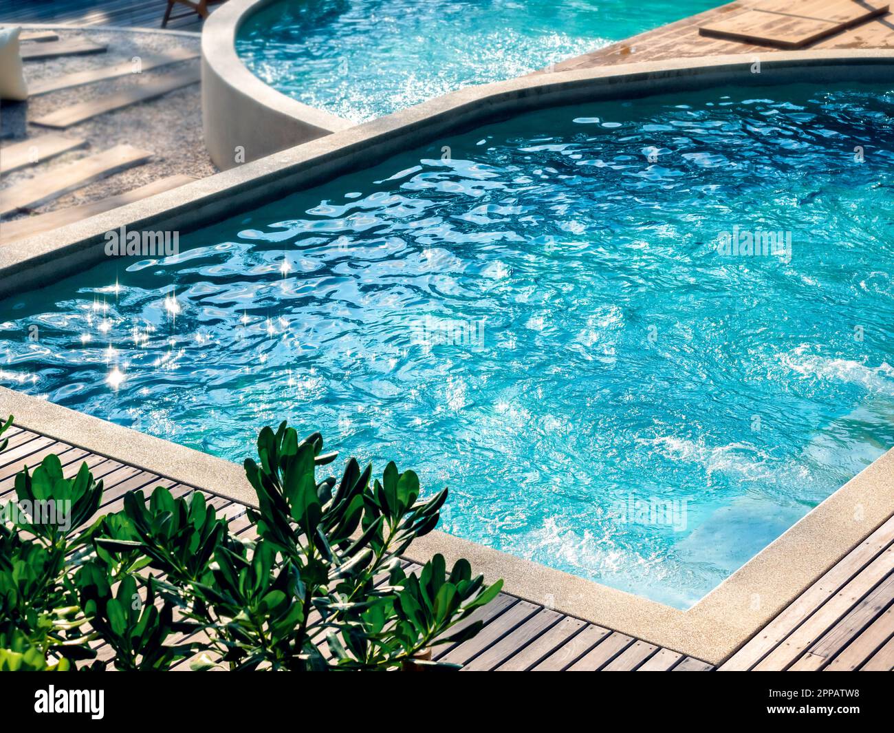 Curved swimming pool hi-res stock photography and images - Alamy