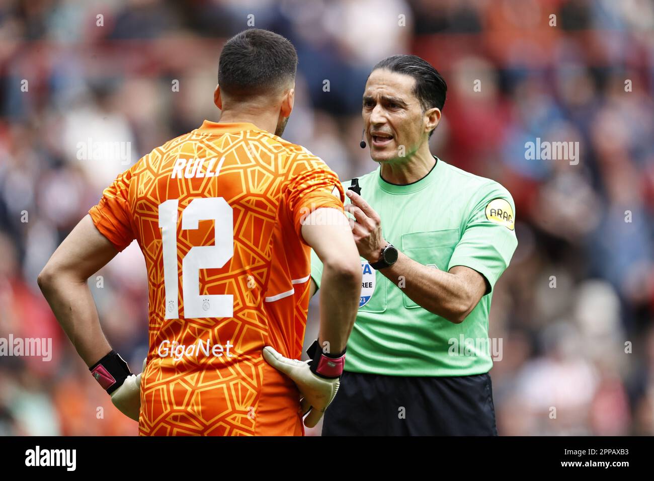 EINDHOVEN - (lr) Ajax goalkeeper Geronimo Rulli, referee Serdar ...
