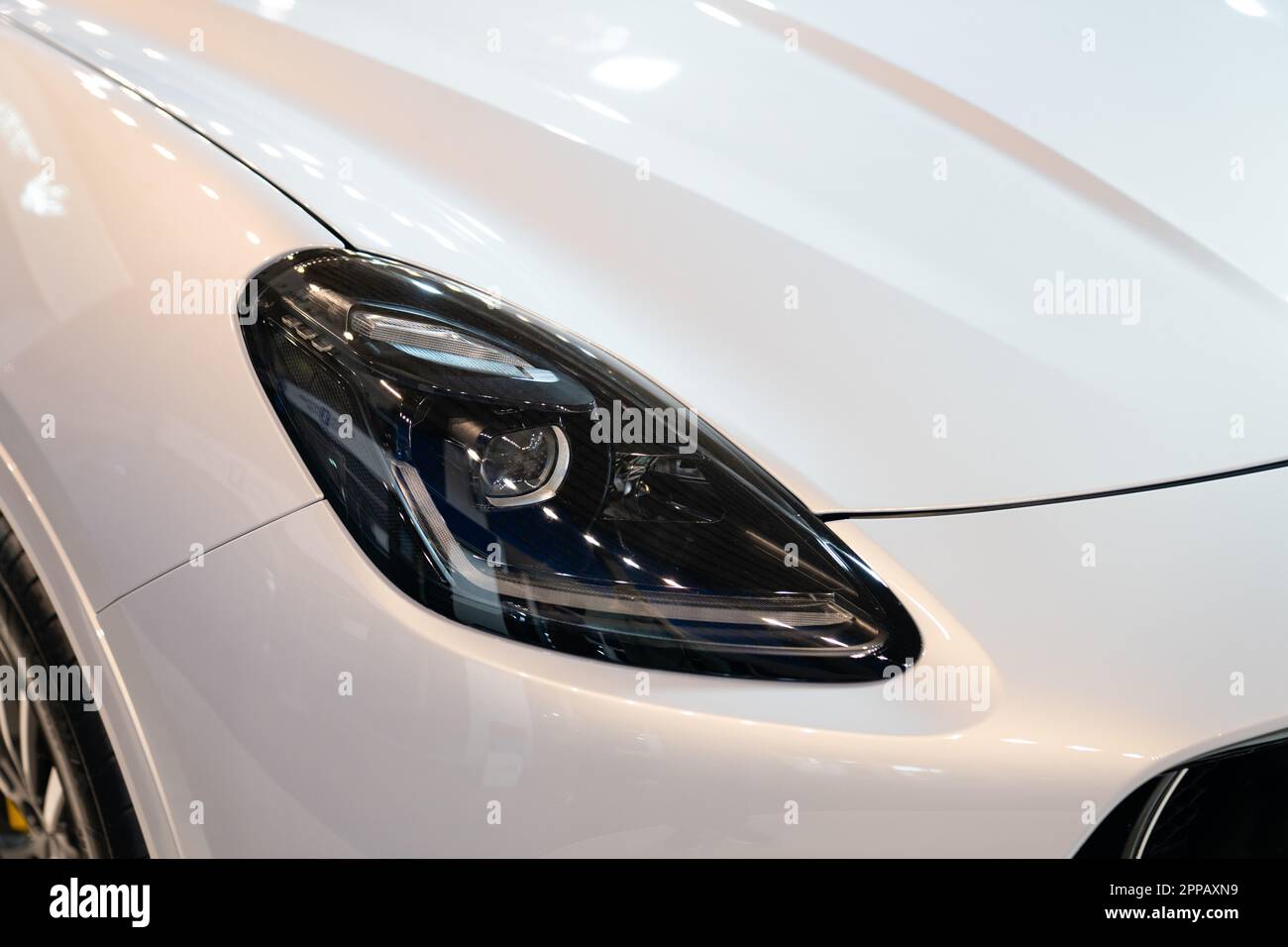 Car headlight detail hi-res stock photography and images - Alamy