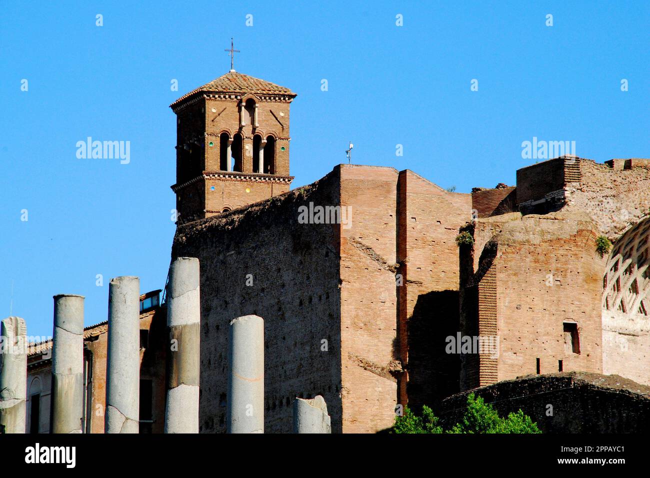 The Temple of Venus and Roma, is thought to have been the largest ...