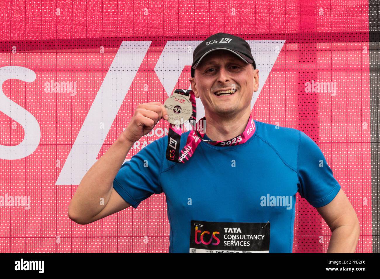 London, UK. 22nd Apr, 2022. Mass runners at the end of the London ...