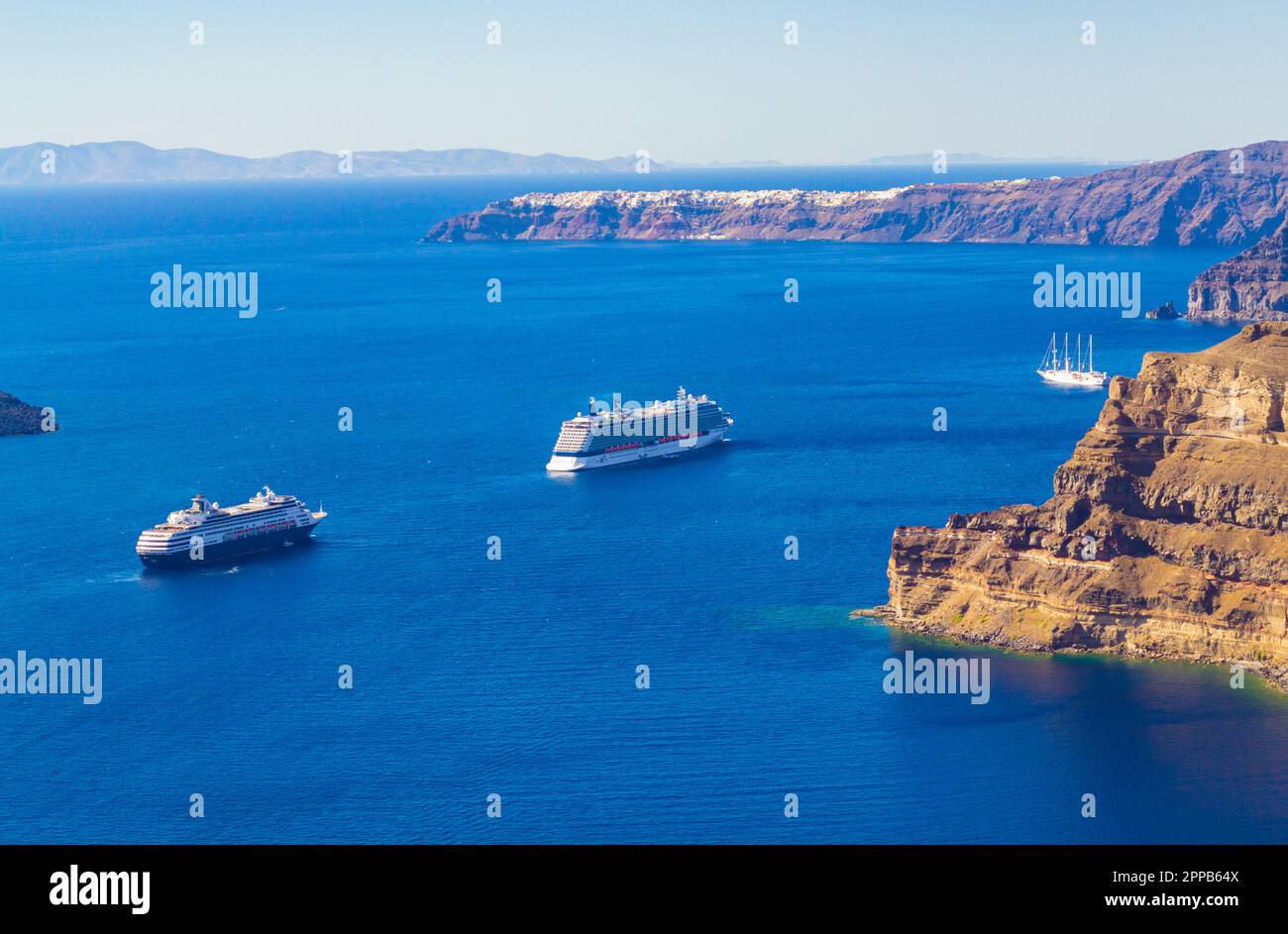 Scenic view of Caldera from the cliffs near Órmos Athiniós ferry port ...