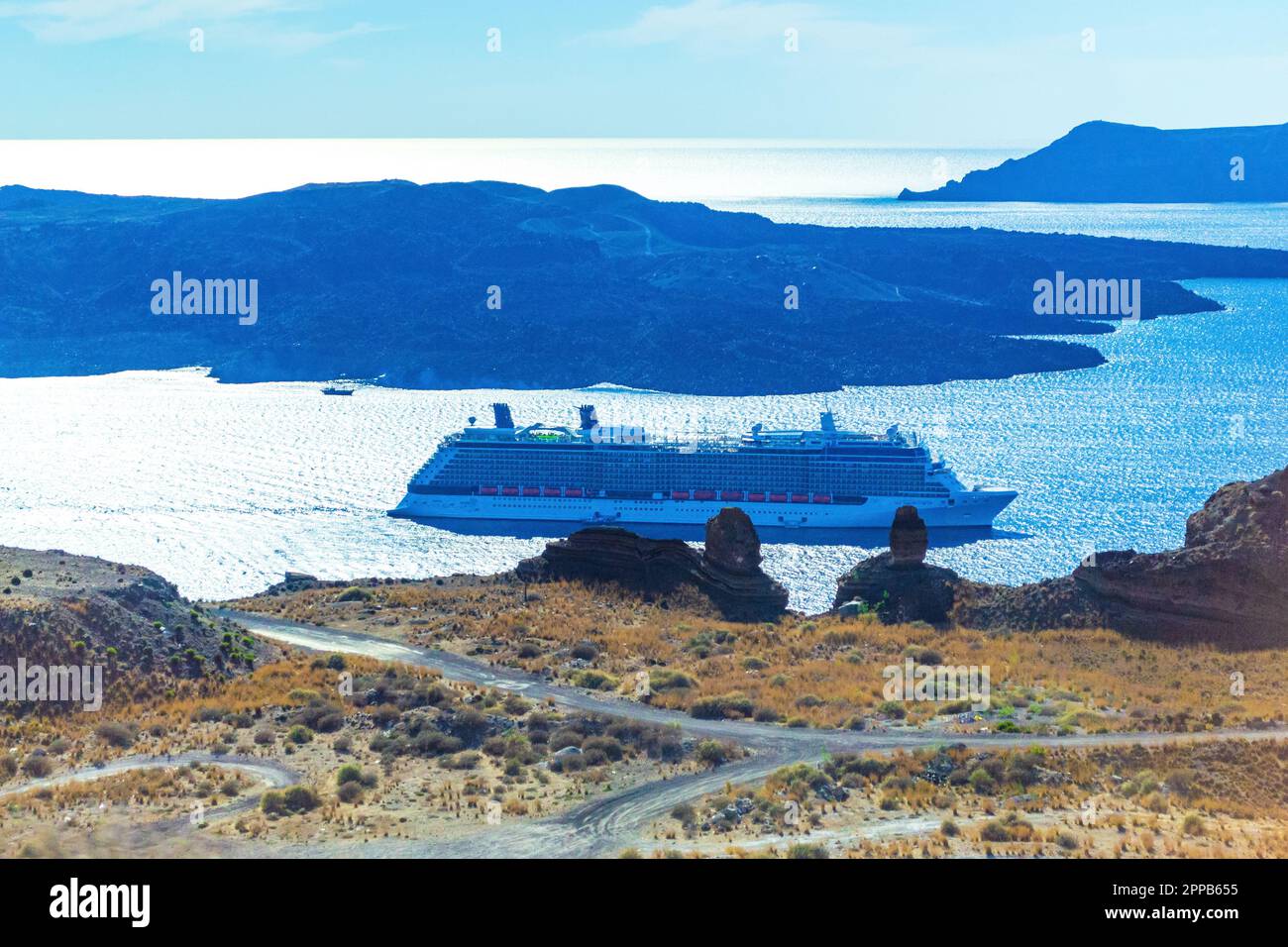 Scenic view of Caldera from the cliffs near Órmos Athiniós ferry port ...