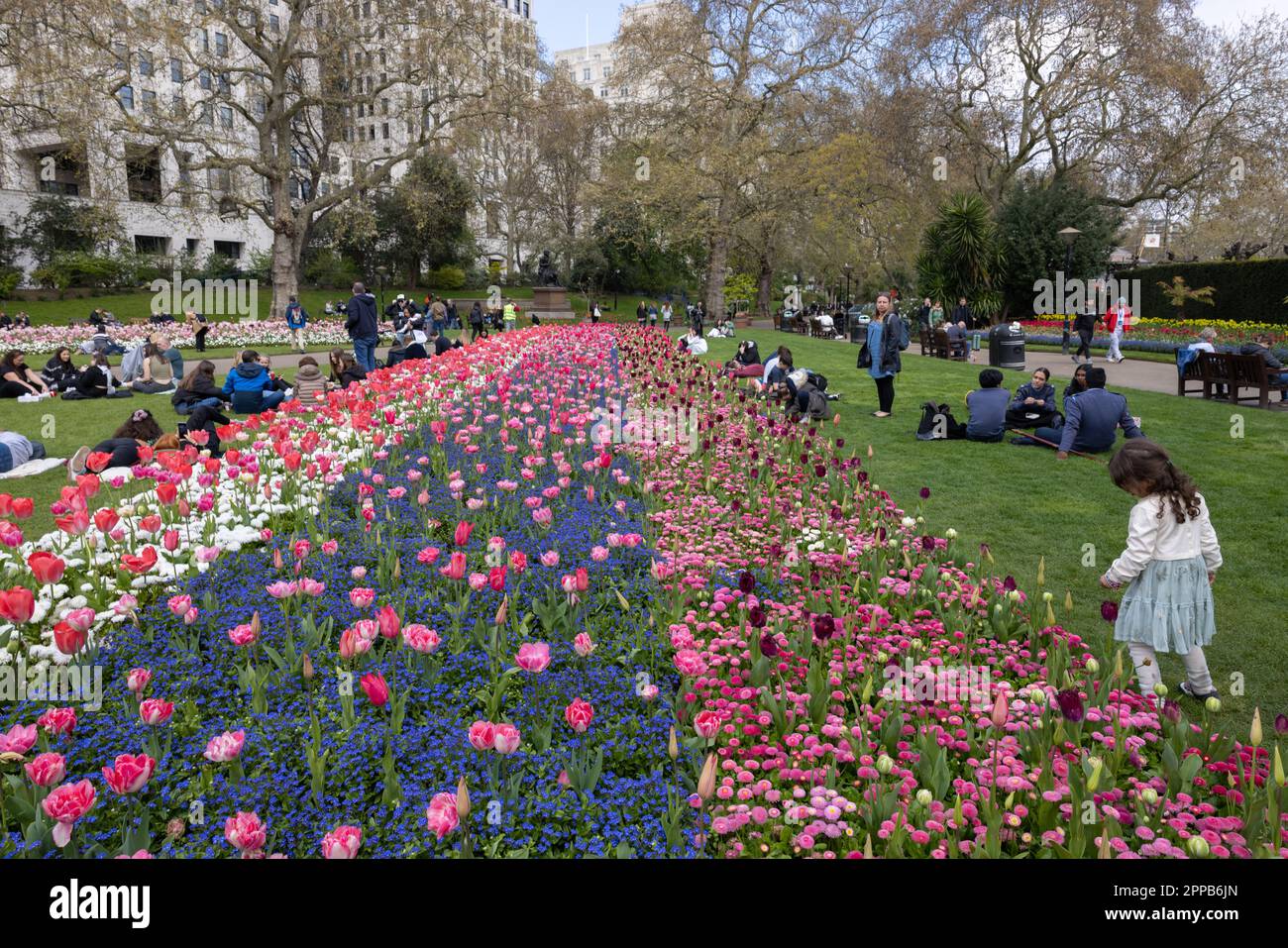 Victoria Embankment gardens with Spring Coronation display of flowers ...