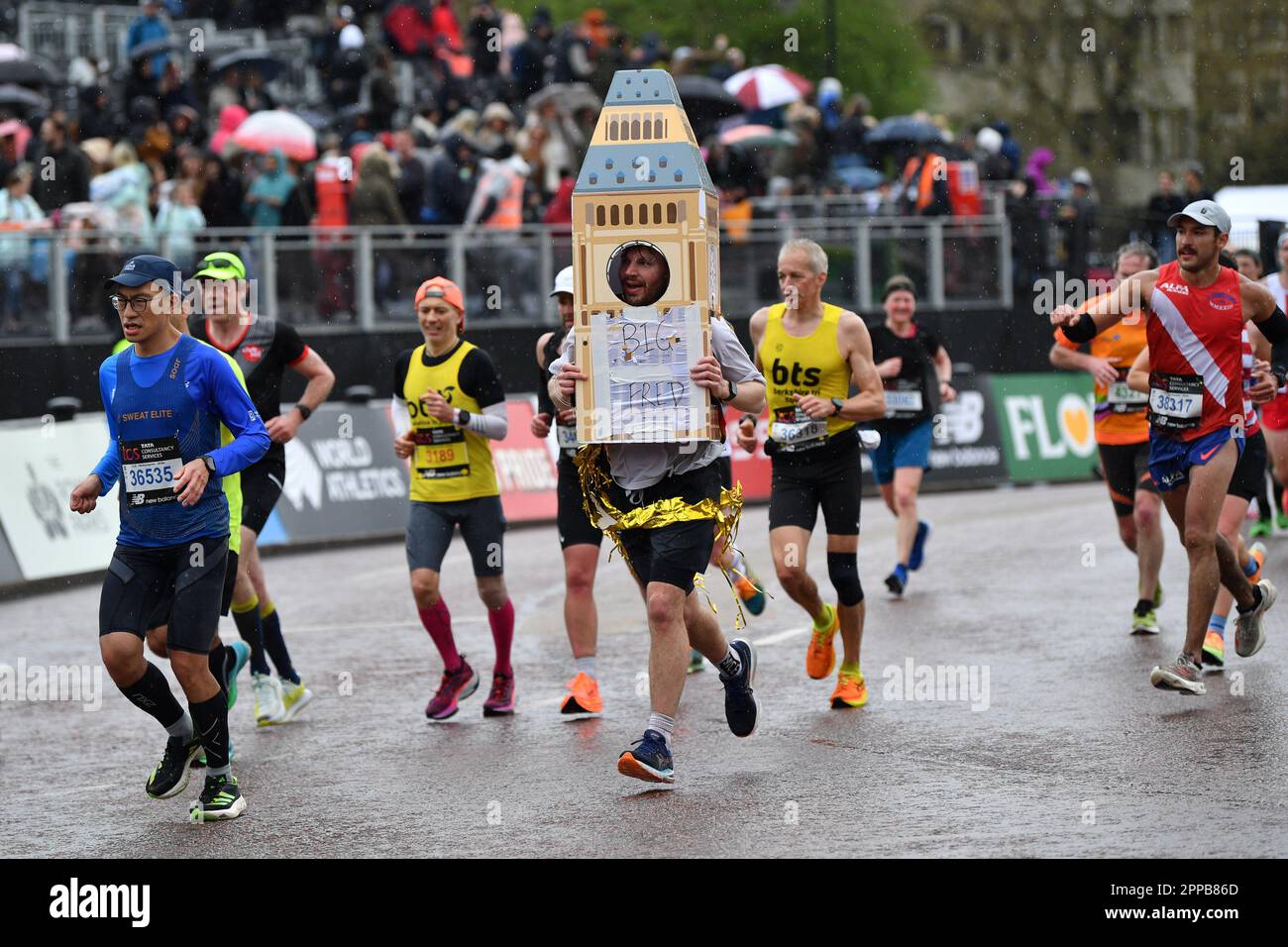 London, UK. 23rd Apr, 2023. TCS 2023 London Marathon; Bid Fred dressed ...