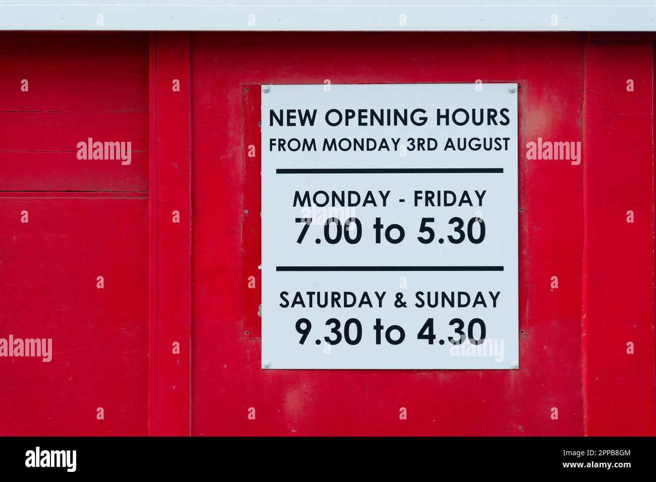 Open 24 hours closed hi-res stock photography and images - Alamy