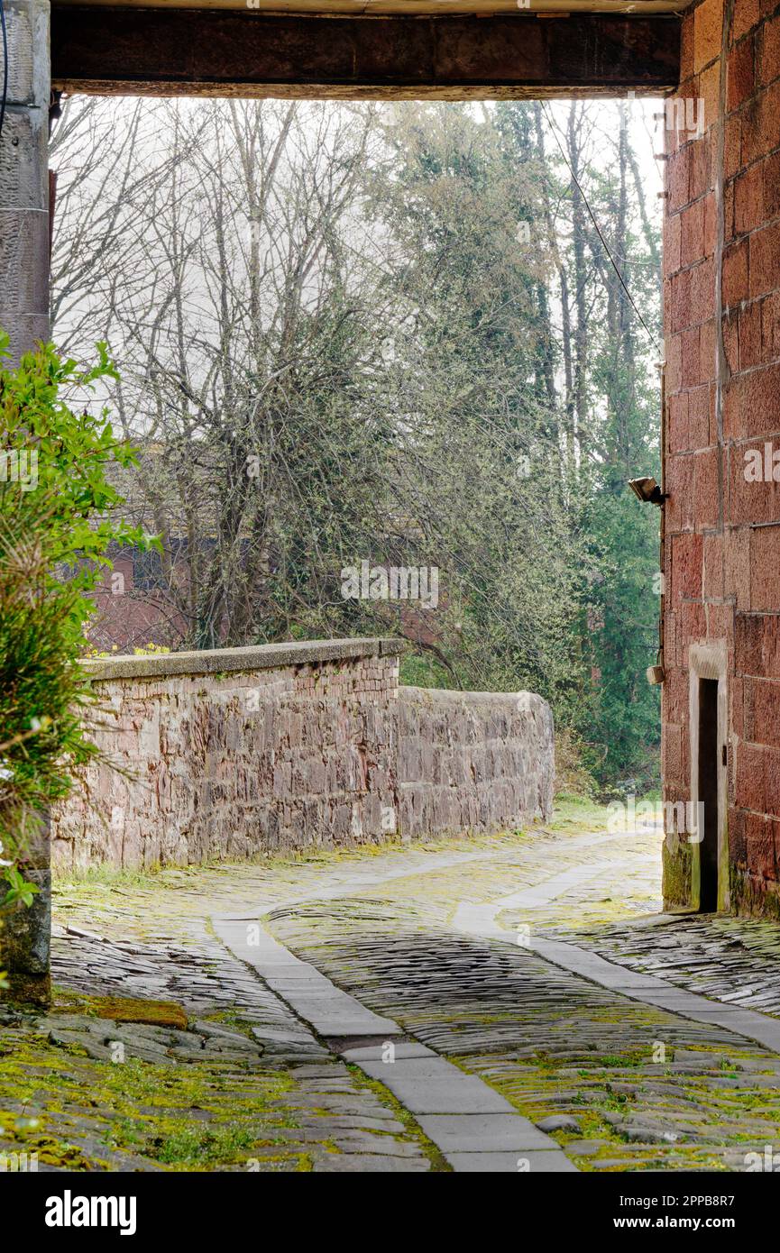 Path between buildings hi-res stock photography and images - Alamy