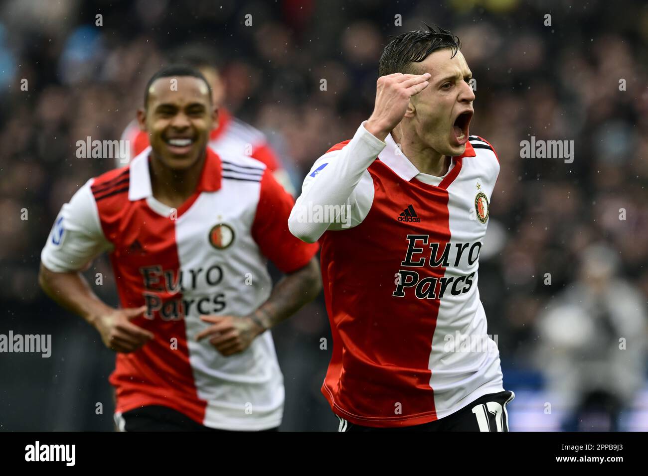 ROTTERDAM - (lr) Igor Paixao of Feyenoord, Sebastian Szymanski of Feyenoord celebrate the 1-0 ...