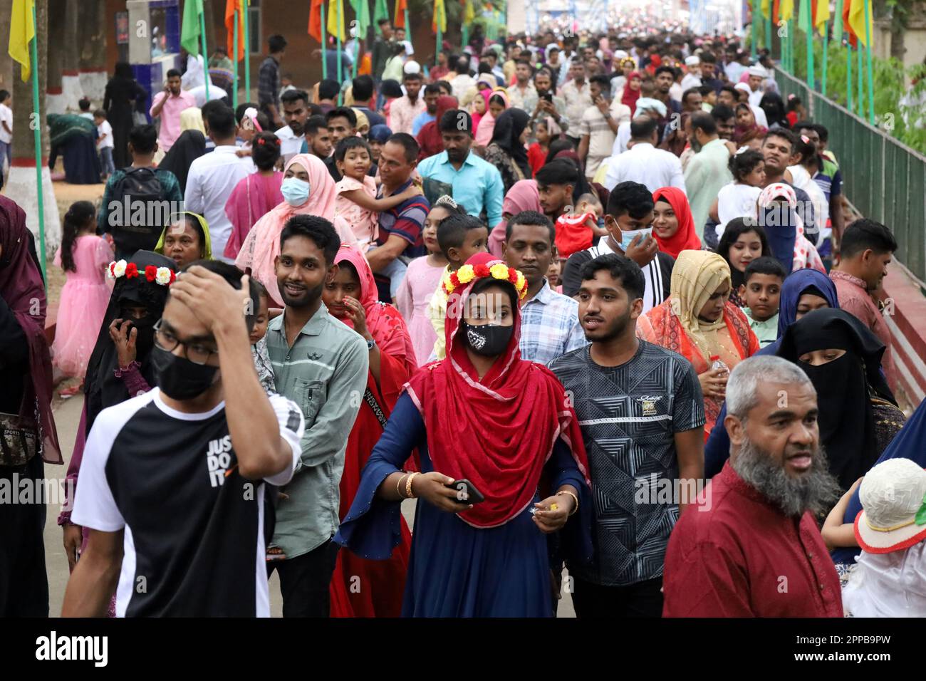 Dhaka, Dhaka, Bangladesh. 23rd Apr, 2023. Visitors at Dhaka National Zoo are celebrating the ...