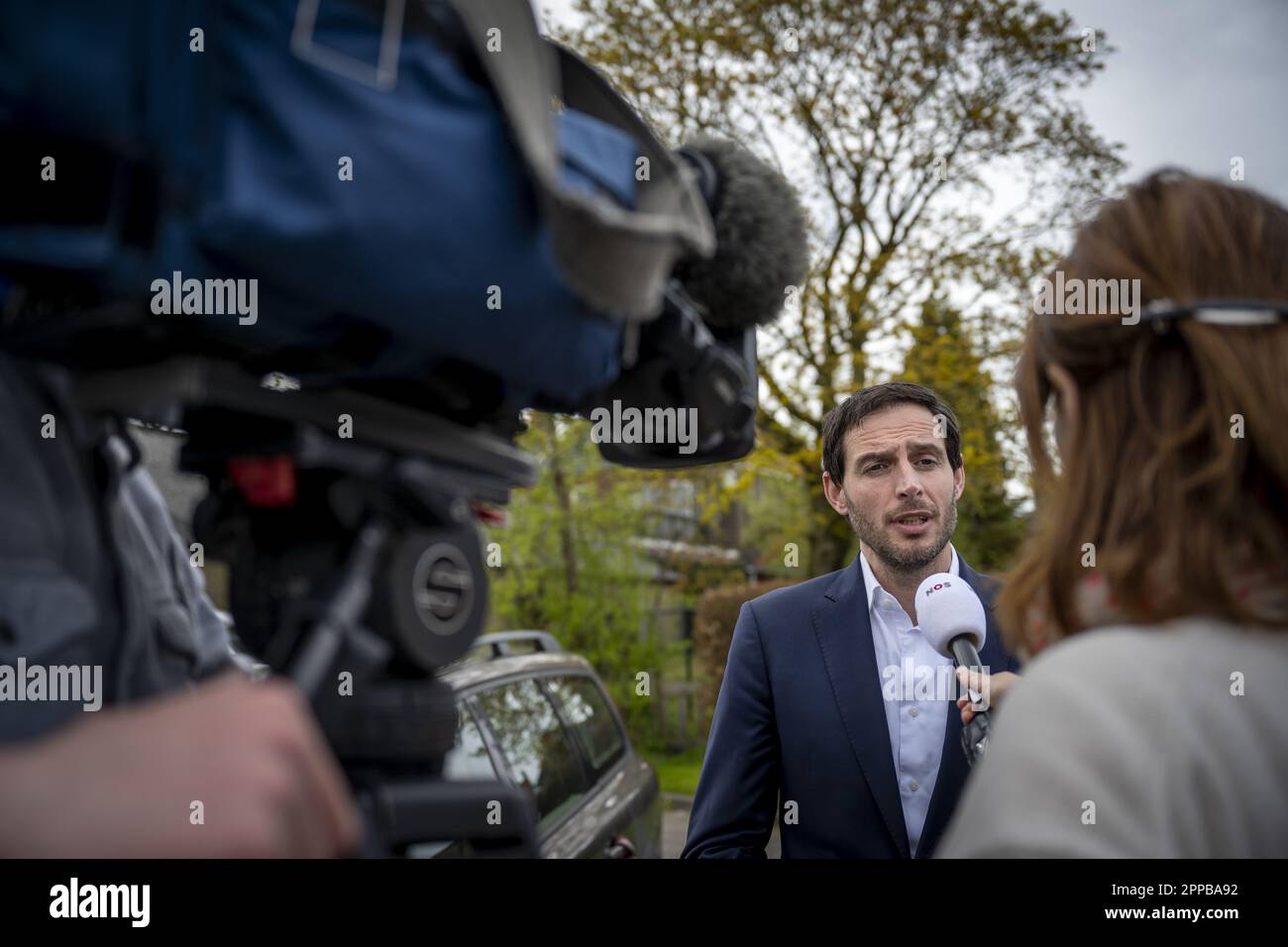 LANGWEER - Wopke Hoekstra, Minister of Foreign Affairs, explains the evacuation of Dutch people ...