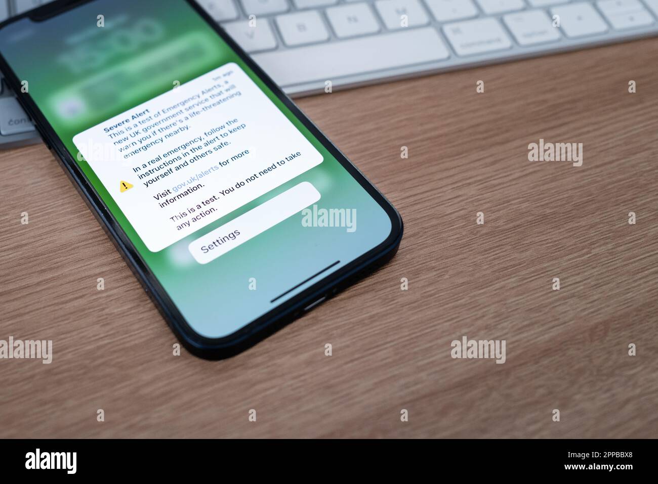 Uk government emergency alert test message hi-res stock photography and ...