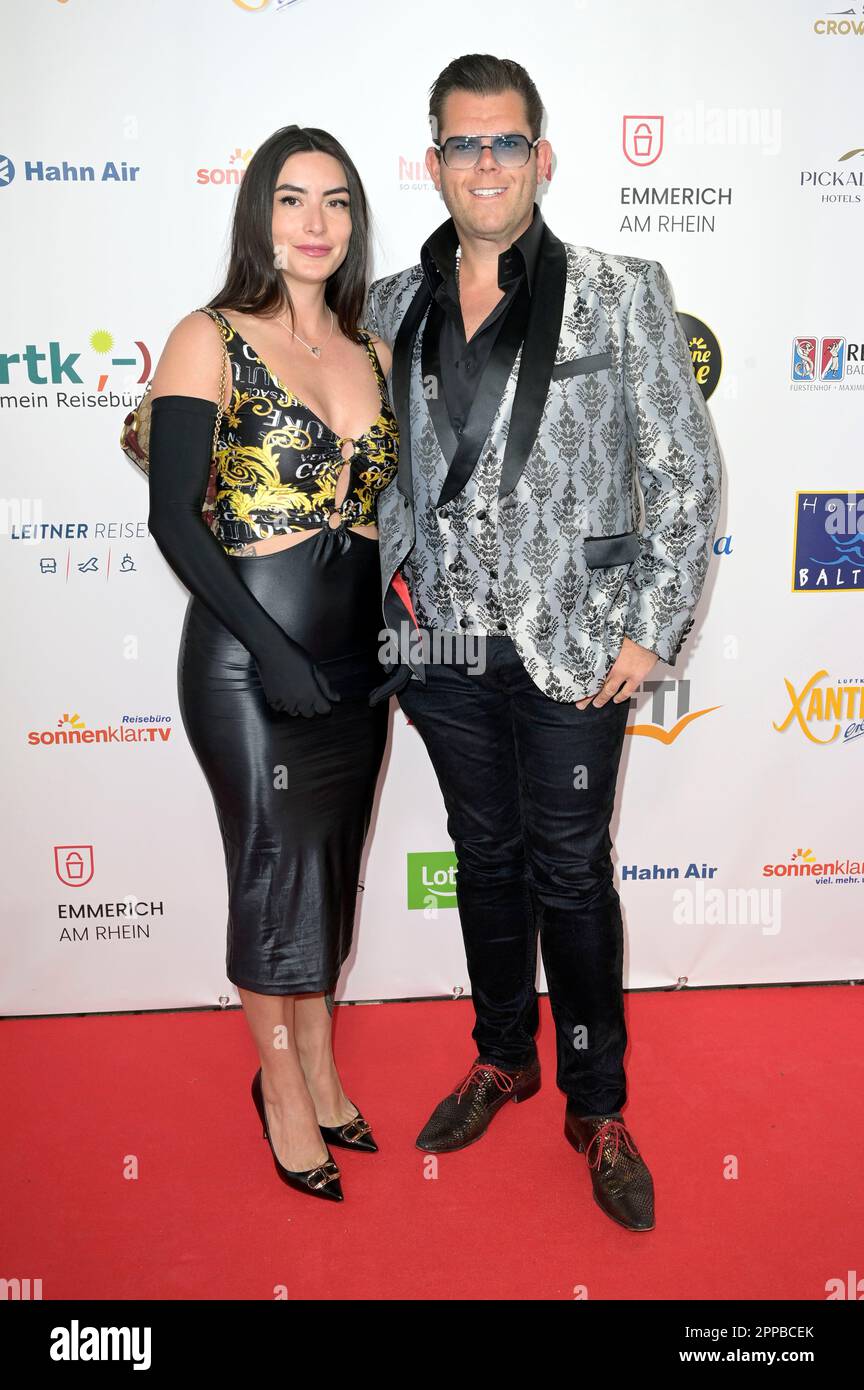 Dennis Schick mit Freundin Liliana bei der Verleihung der Goldenen ...