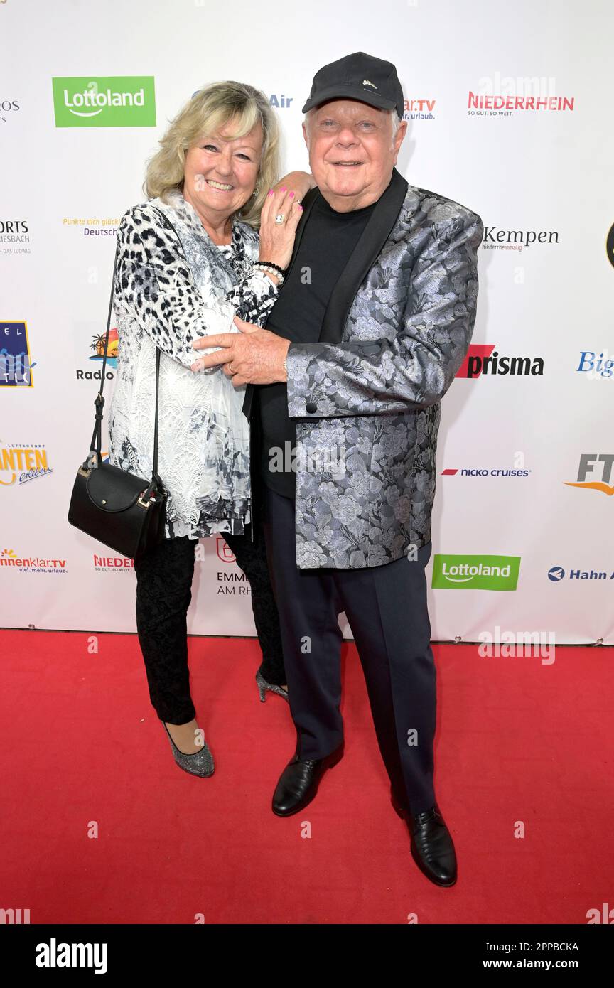 Graham Bonney mit Ehefrau Iris bei der Verleihung der Goldenen Sonne ...