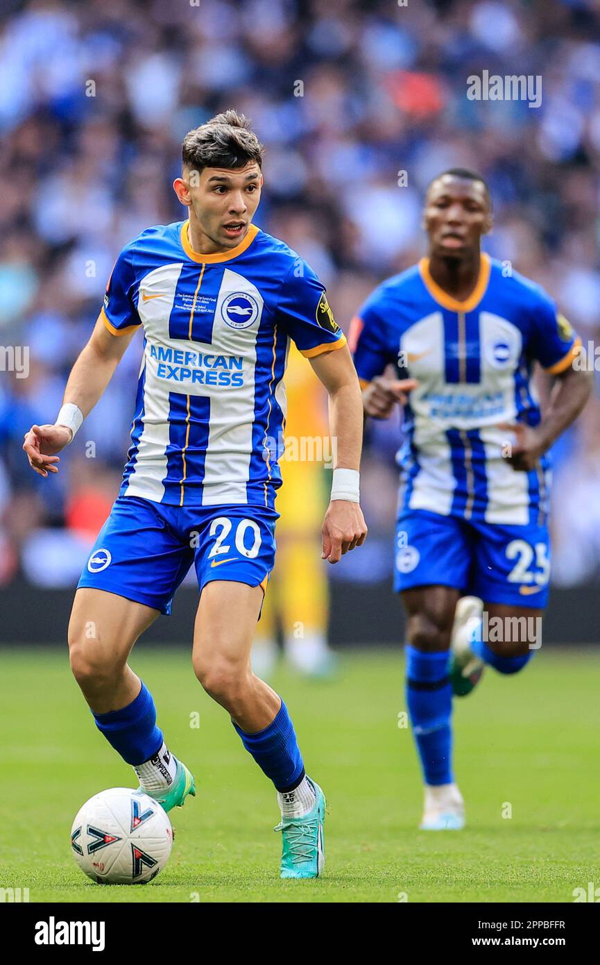 Julio Enciso #20 of Brighton & Hove Albion attacks during the Emirates ...
