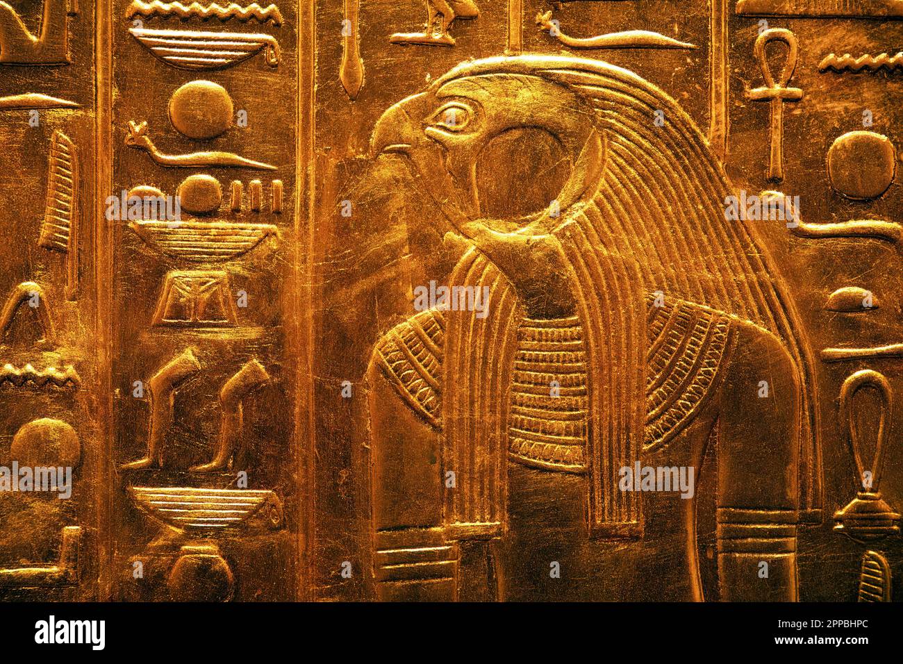 Egyptian god horus hi-res stock photography and images - Alamy