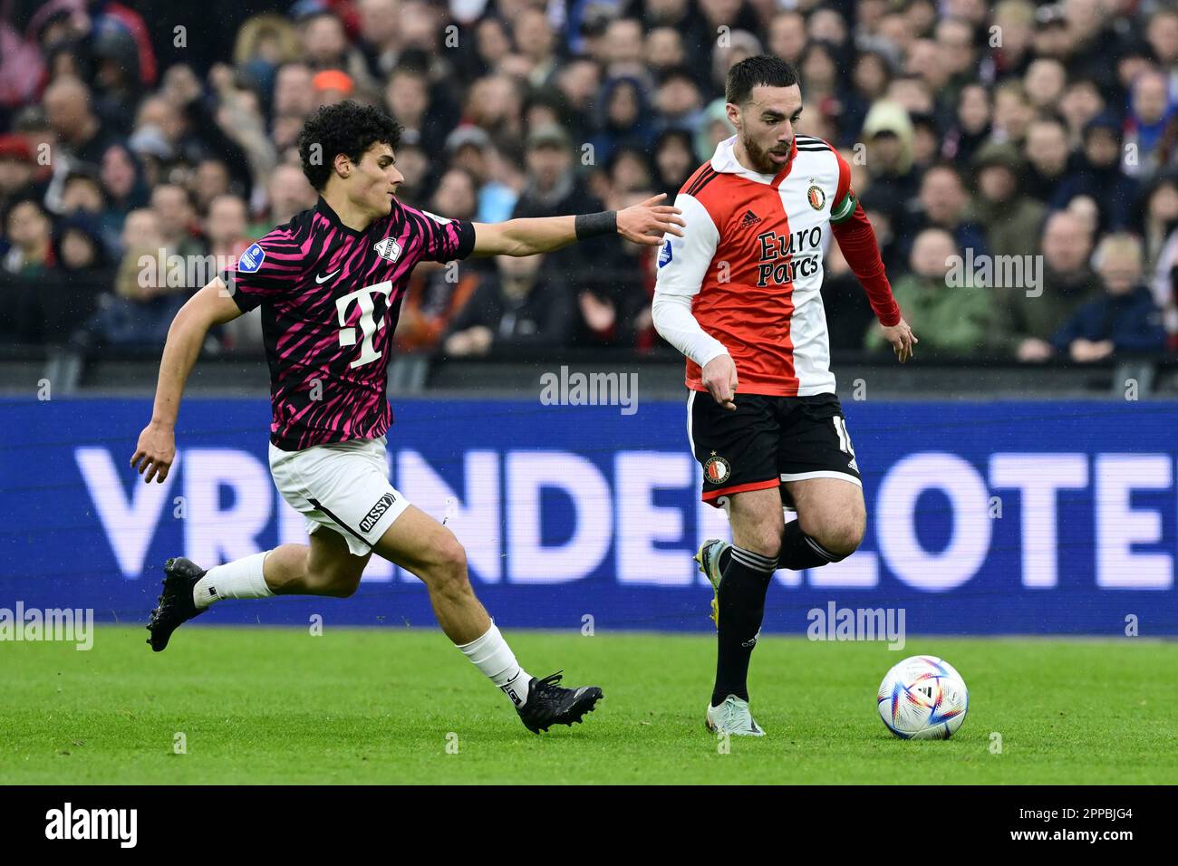ROTTERDAM - (l-r) Can Bozdogan of FC Utrecht, Orkun Kokcu of Feyenoord during the Dutch premier ...