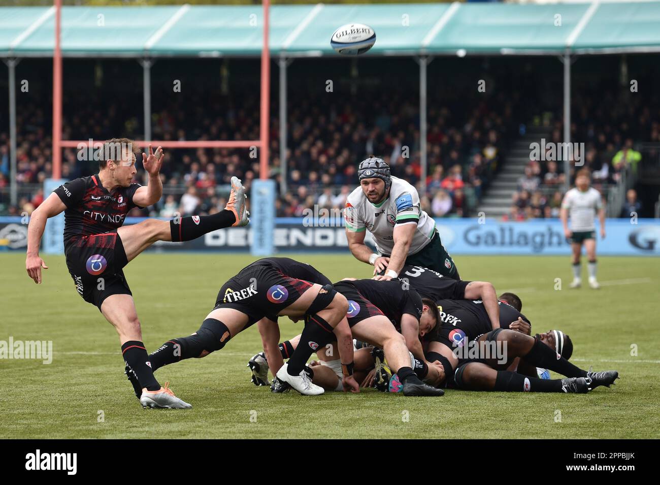 Ivan Van Zyl of Saracens kicks the to clear during the Gallagher ...
