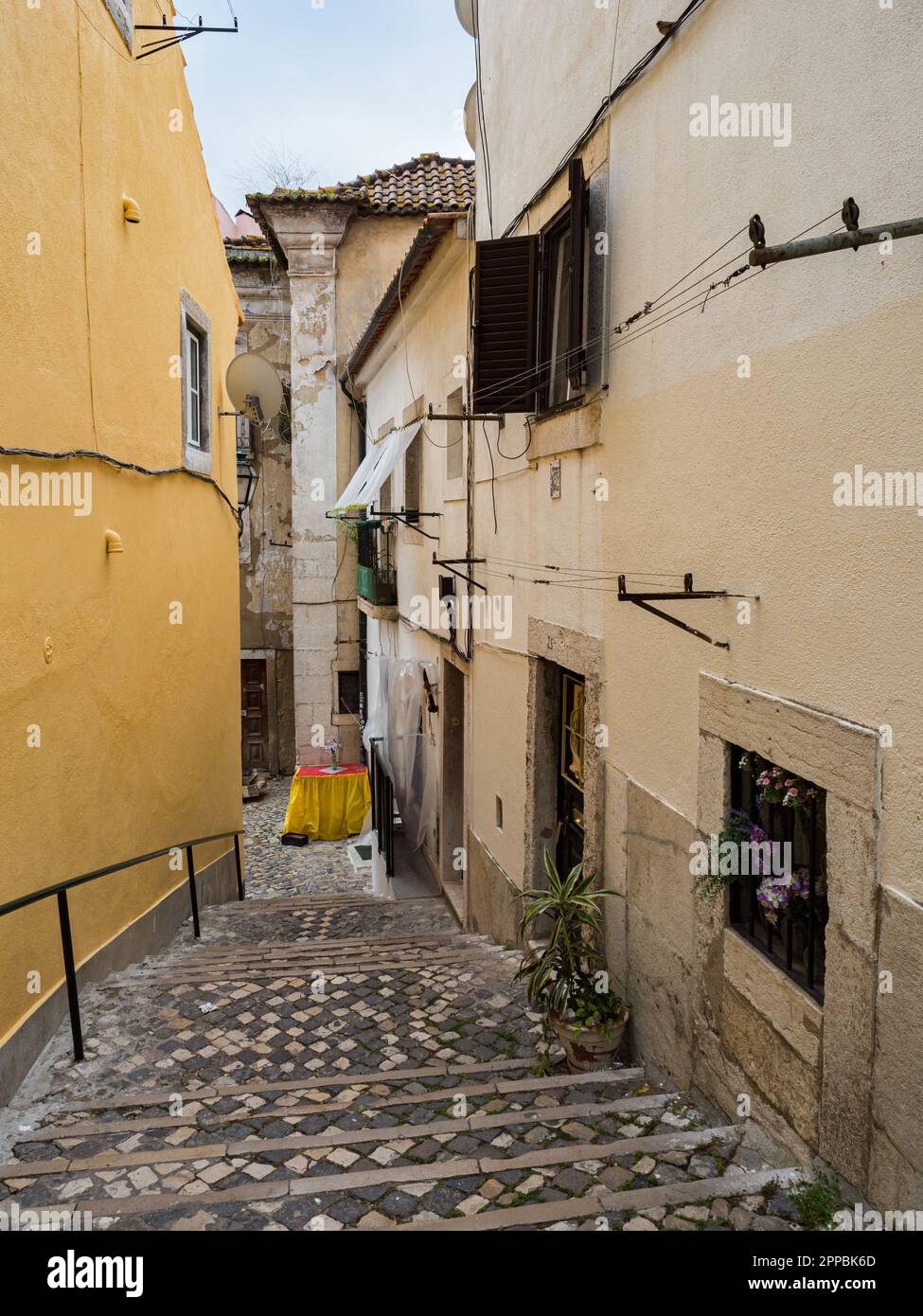Lisbon, Portugal - Jan, 2019: Historic narrow cobblestone streets of ...