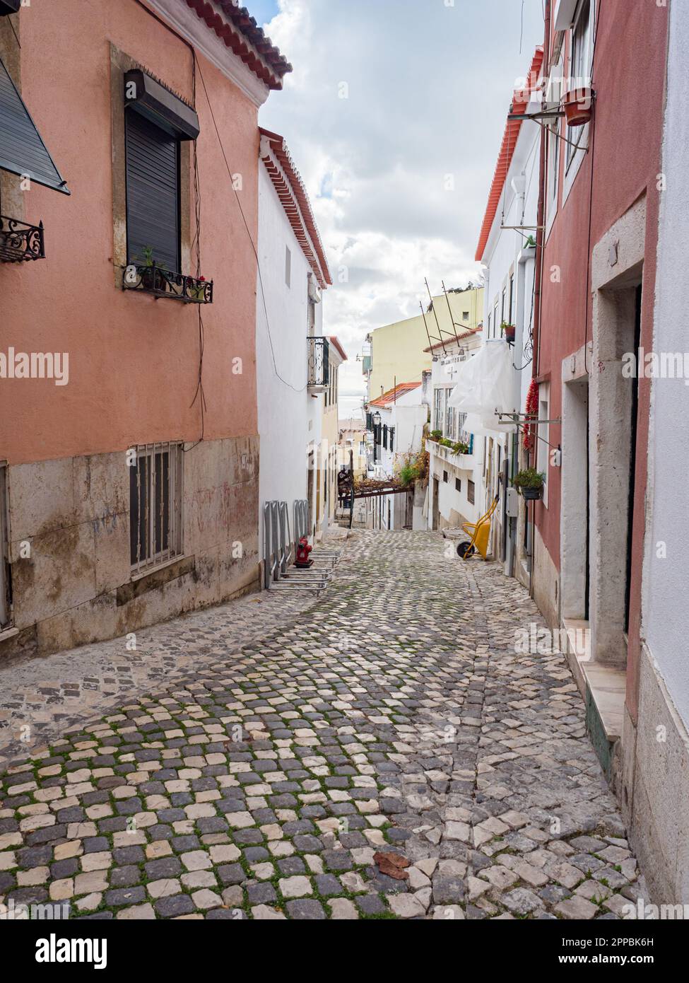 Lisbon, Portugal - Jan, 2019: Historic narrow cobblestone streets of ...