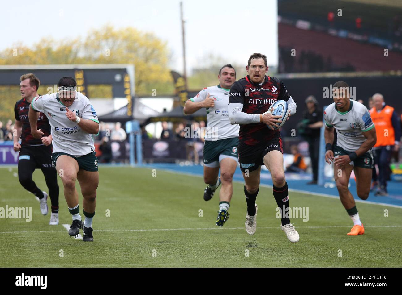 London, UK. 23rd Apr, 2023. Alex Goode of Saracens on the ball during ...