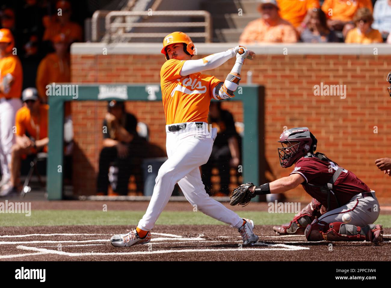 Tennessee Volunteers center fielder Hunter Ensley (9) at bat against ...