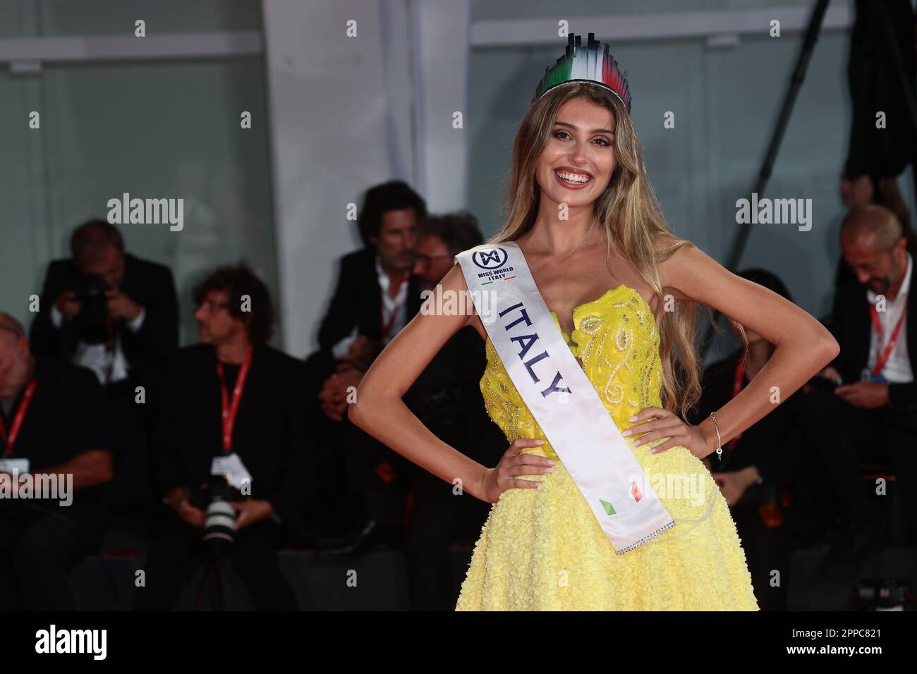 Rebecca arnone hi-res stock photography and images - Alamy