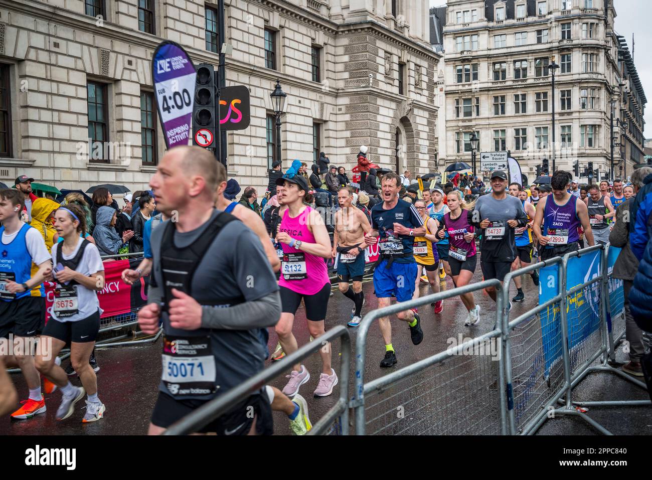 2023 marathon crowd london hi-res stock photography and images - Alamy