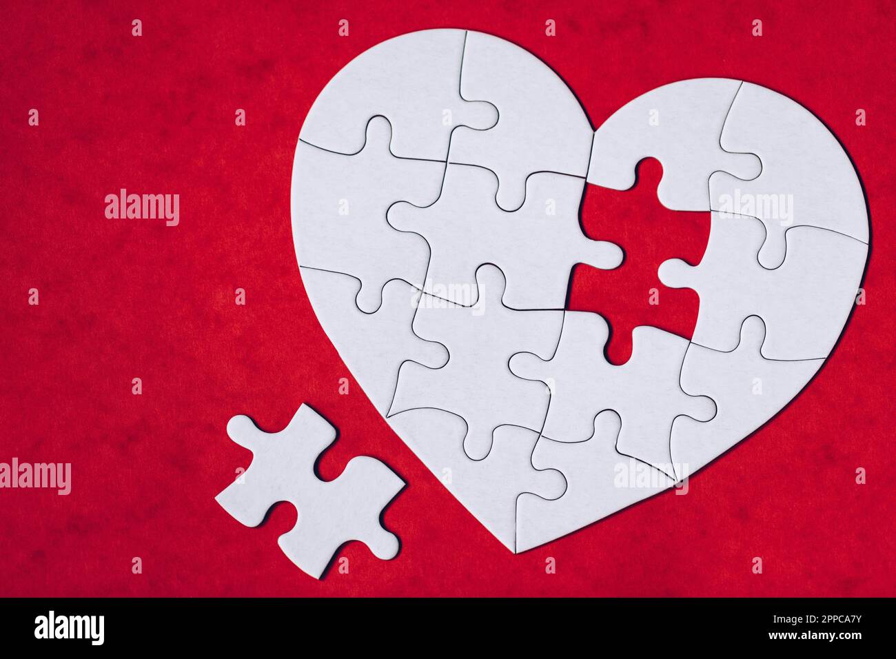 Heart object made of puzzle pieces. Make complete heart. Jigsaw puzzle ...