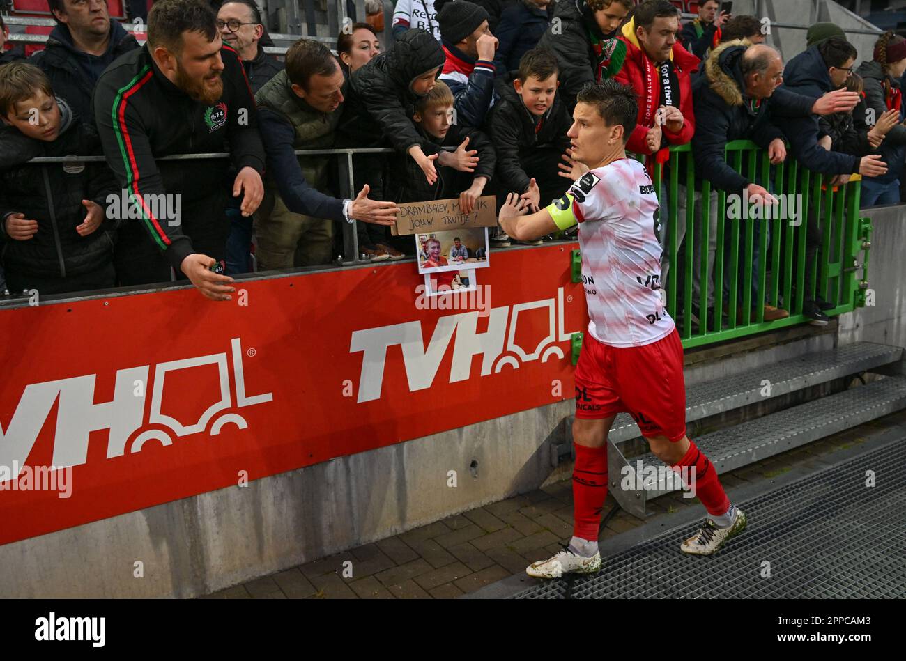 Cercle brugge fans hi-res stock photography and images - Alamy