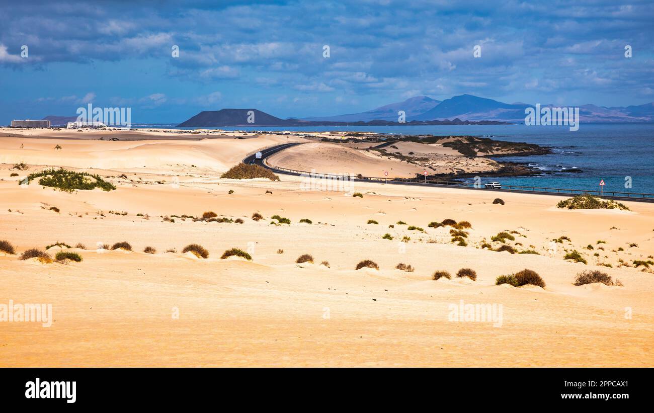 Sand dunes, Las Dunas de Corralejo, Corralejo Natural Park, dramatic ...