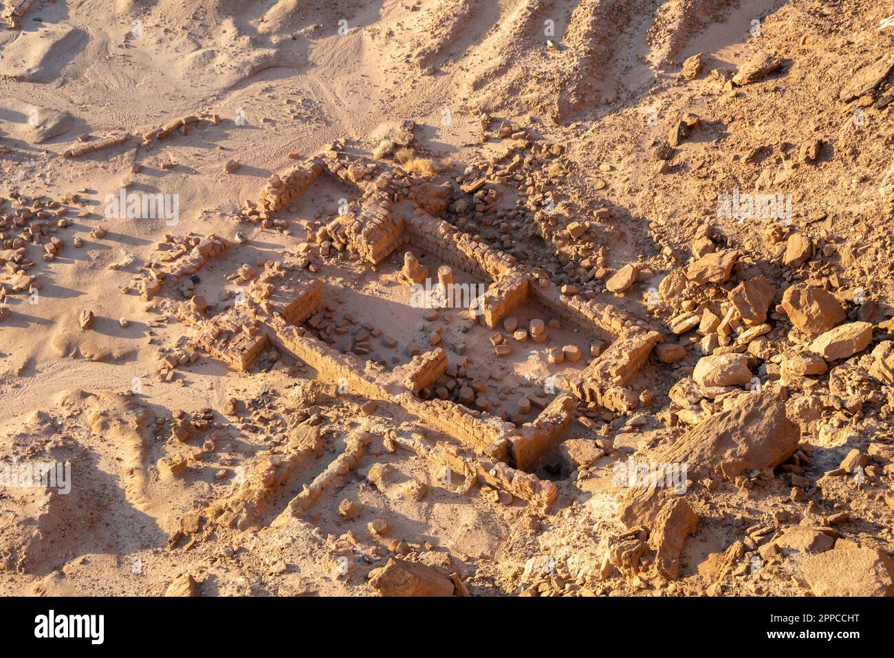 Jebel barkal temple ruins hi-res stock photography and images - Alamy