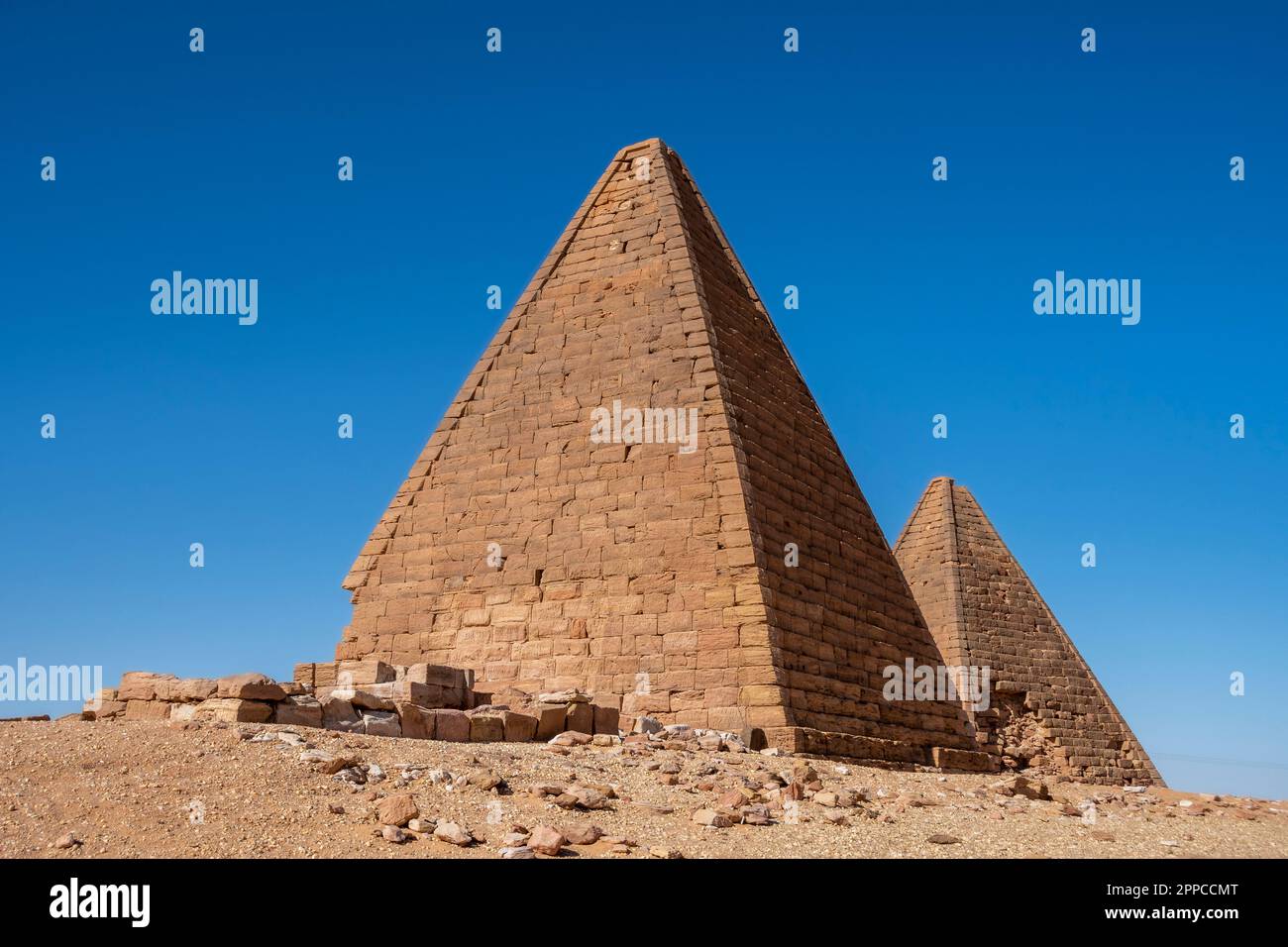 Royal Cemetery Pyramids at Jebel Barkal, Karima, Sudan Stock Photo - Alamy