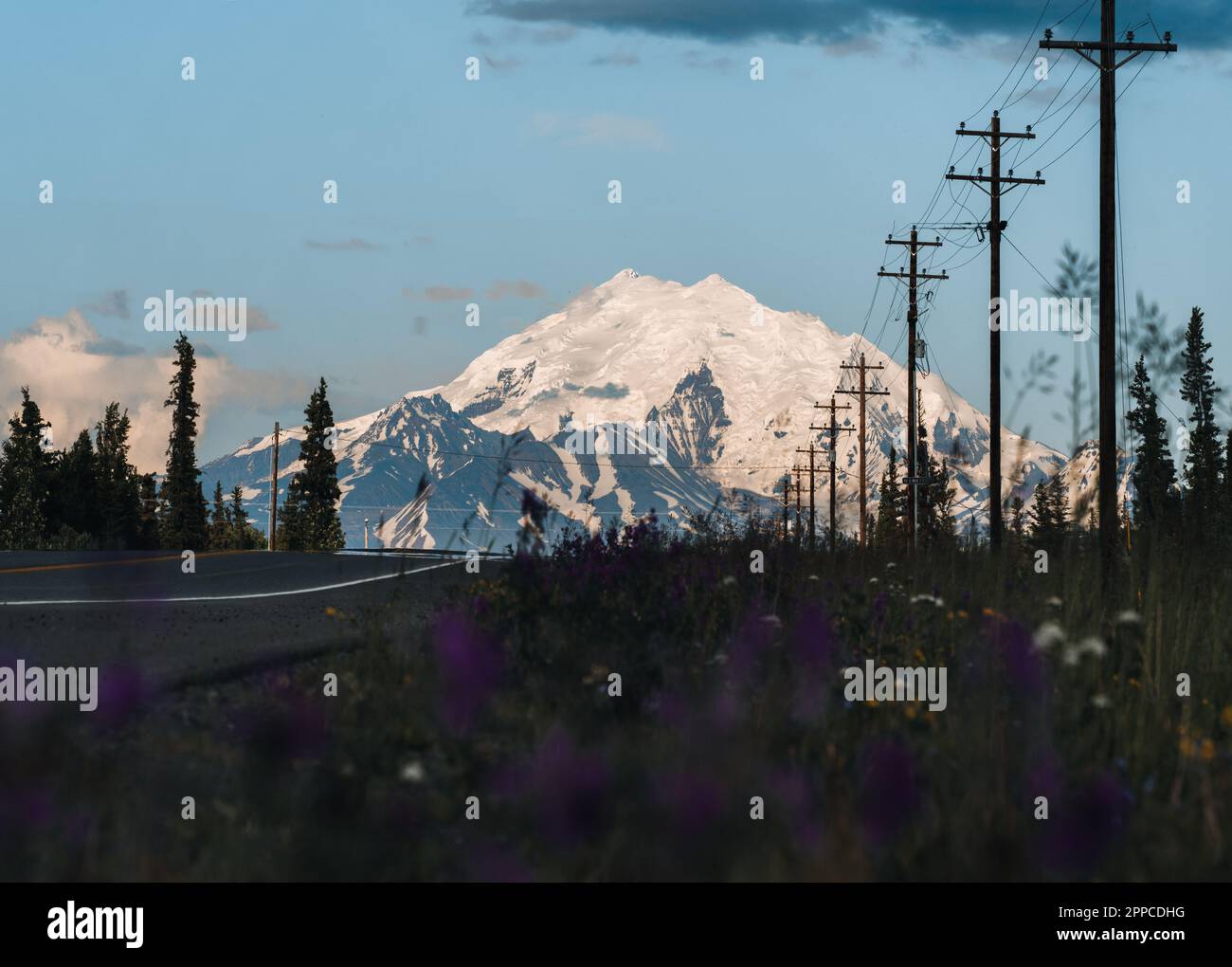 Mount Drum in Alaska. Driving towards Glenallen on Highway 1, the Glenn ...