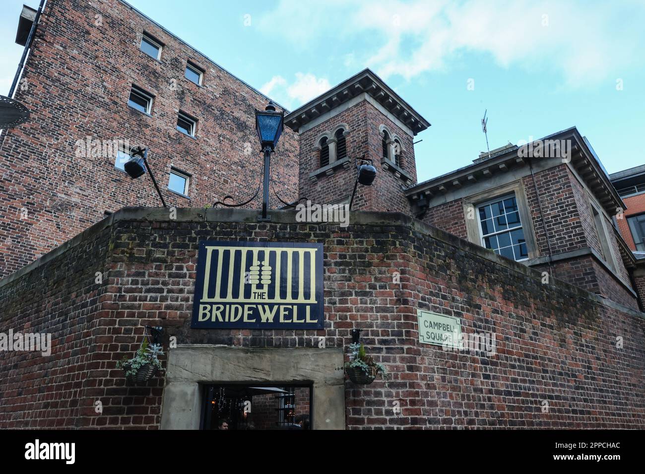 Snugs pub hi-res stock photography and images - Alamy