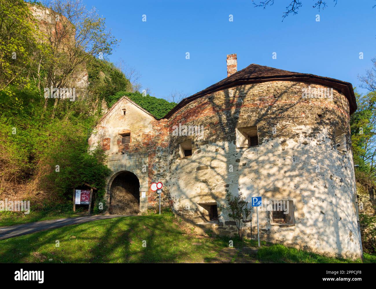 Güssing: Güssing Castle, entrance gate in Südburgenland, Burgenland ...
