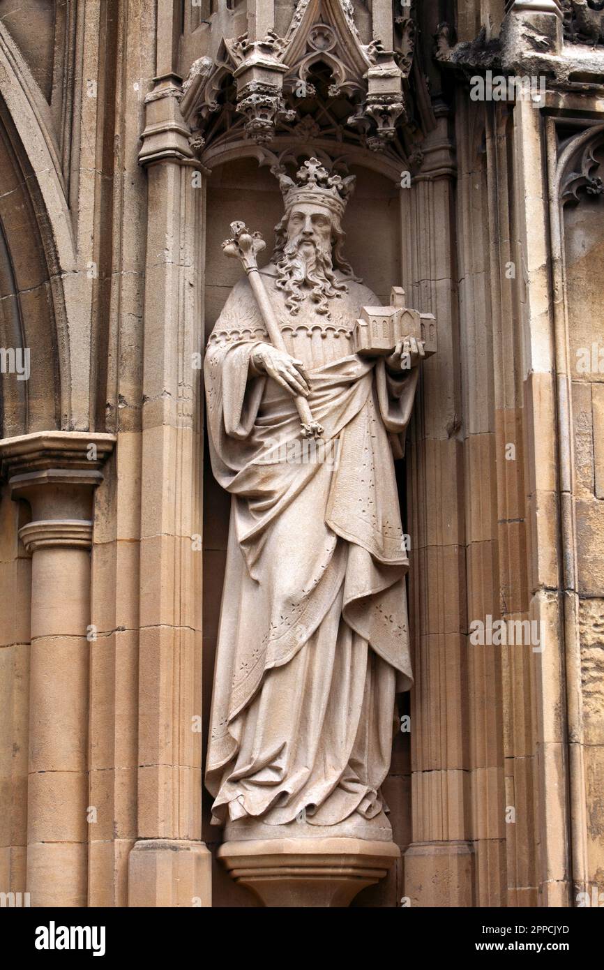 Exterior of Gloucester Cathedral. Statue of King Osric, made by J.F ...