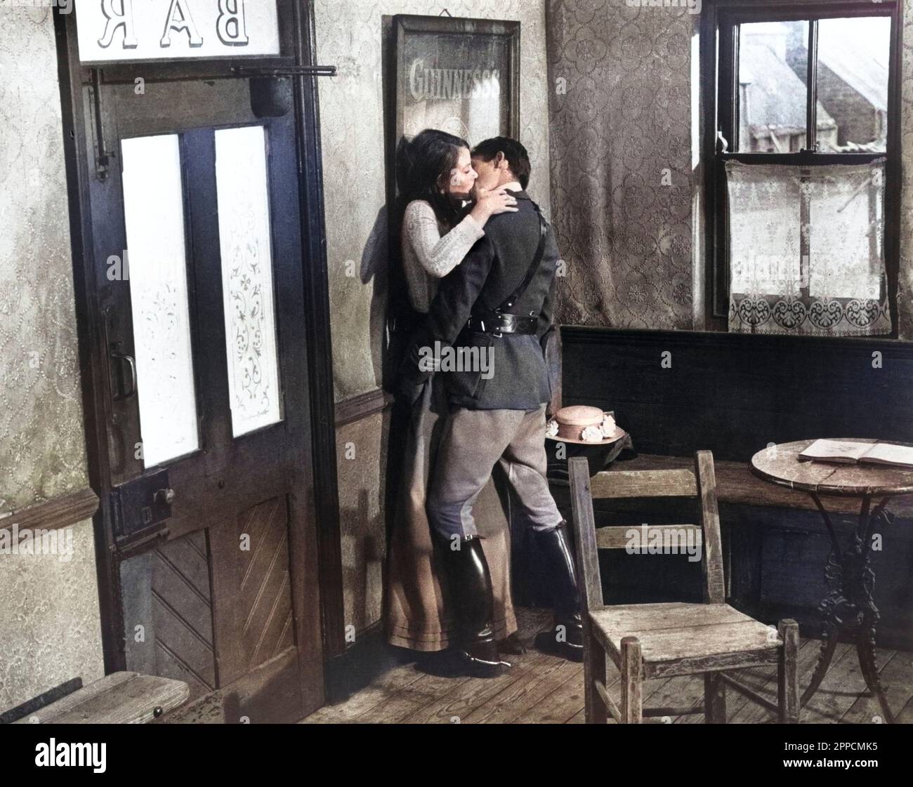 Famous pub for film hi-res stock photography and images - Alamy