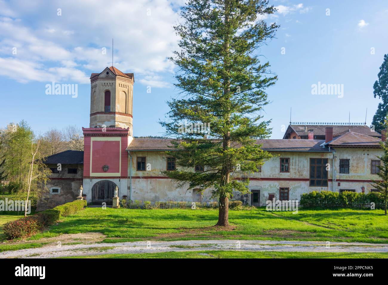 Bad Erlach: farm buildings of Schloss Linsberg Castle in Wiener Alpen ...