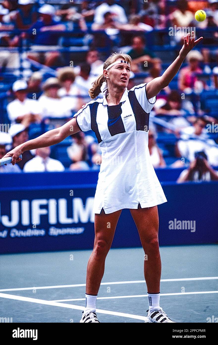 Steffi Graf (GER) competing at the 1996 US OPEN Stock Photo - Alamy