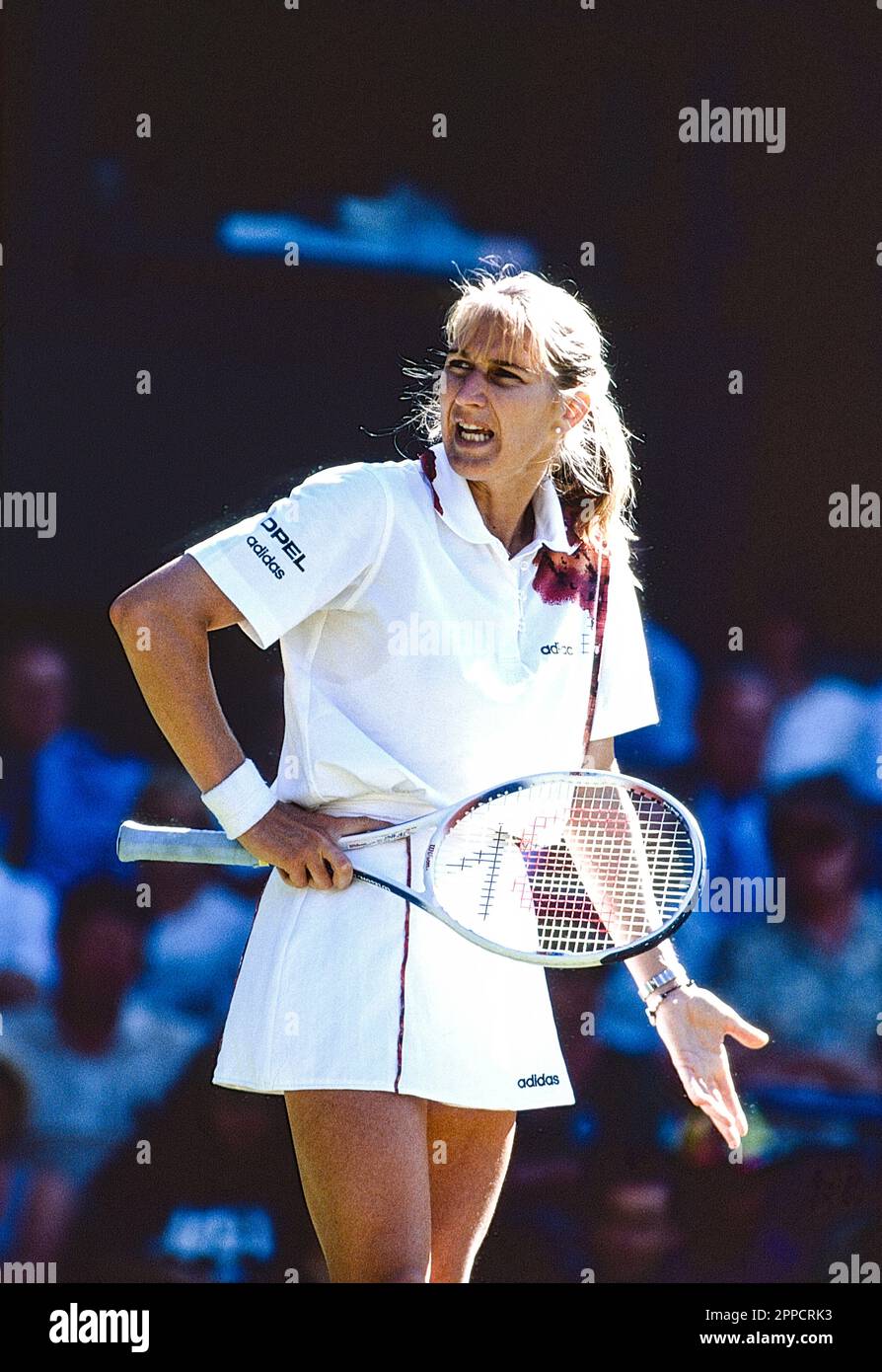 Steffi Graf (GER) competing at the 1995 Wimbledon Championships Stock ...