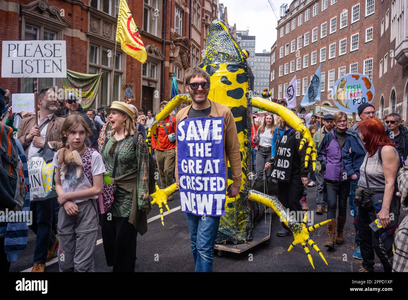 Extinction rebellion and other campaign groups continued with their ...