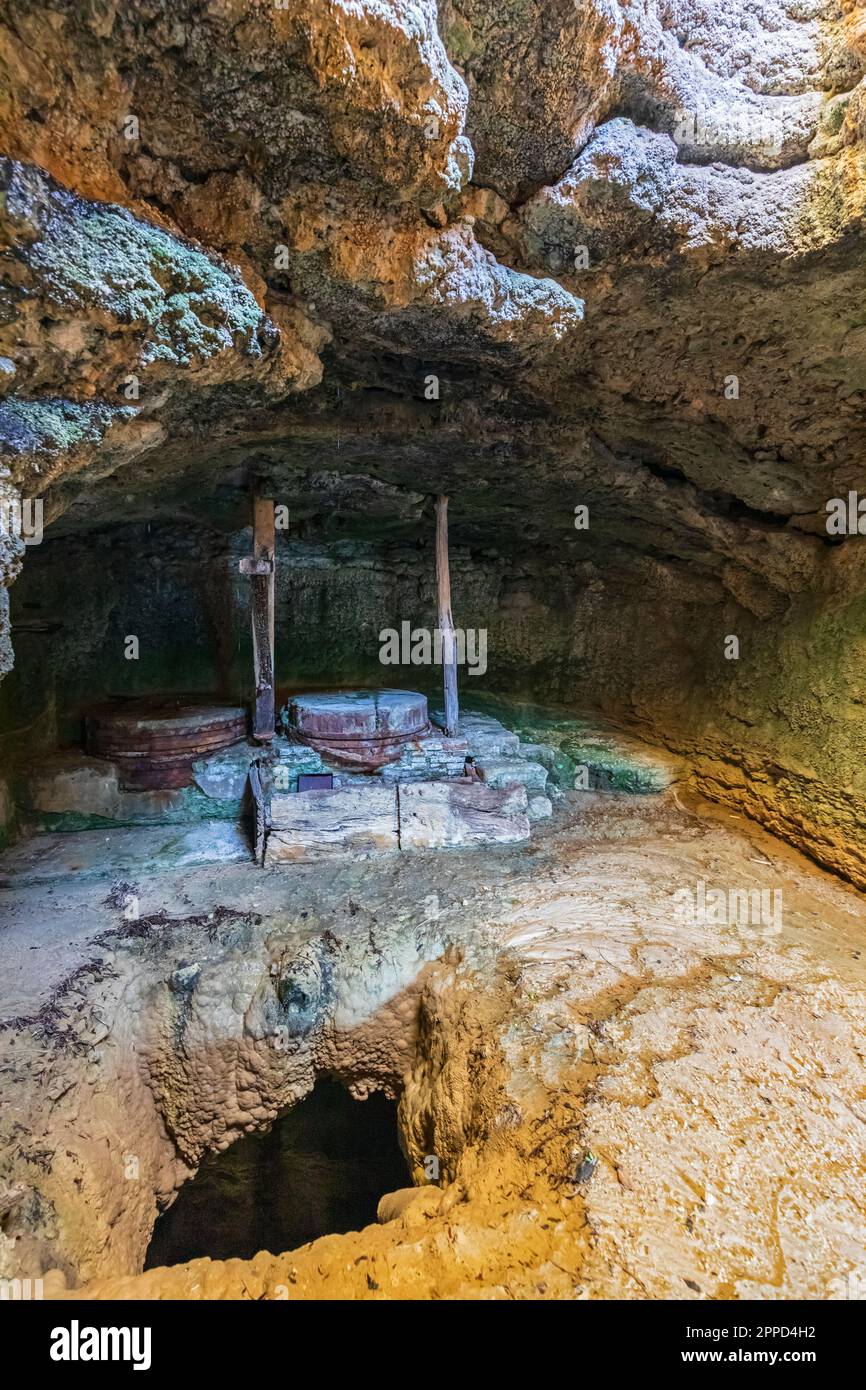 Hole in cave hi-res stock photography and images - Alamy