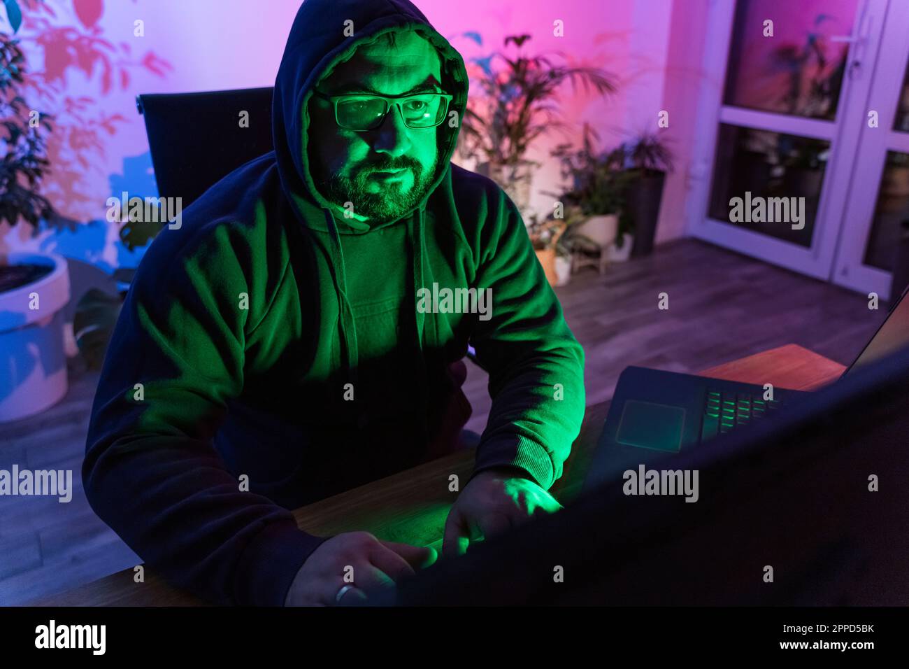 Hacker surfing hi-res stock photography and images - Alamy