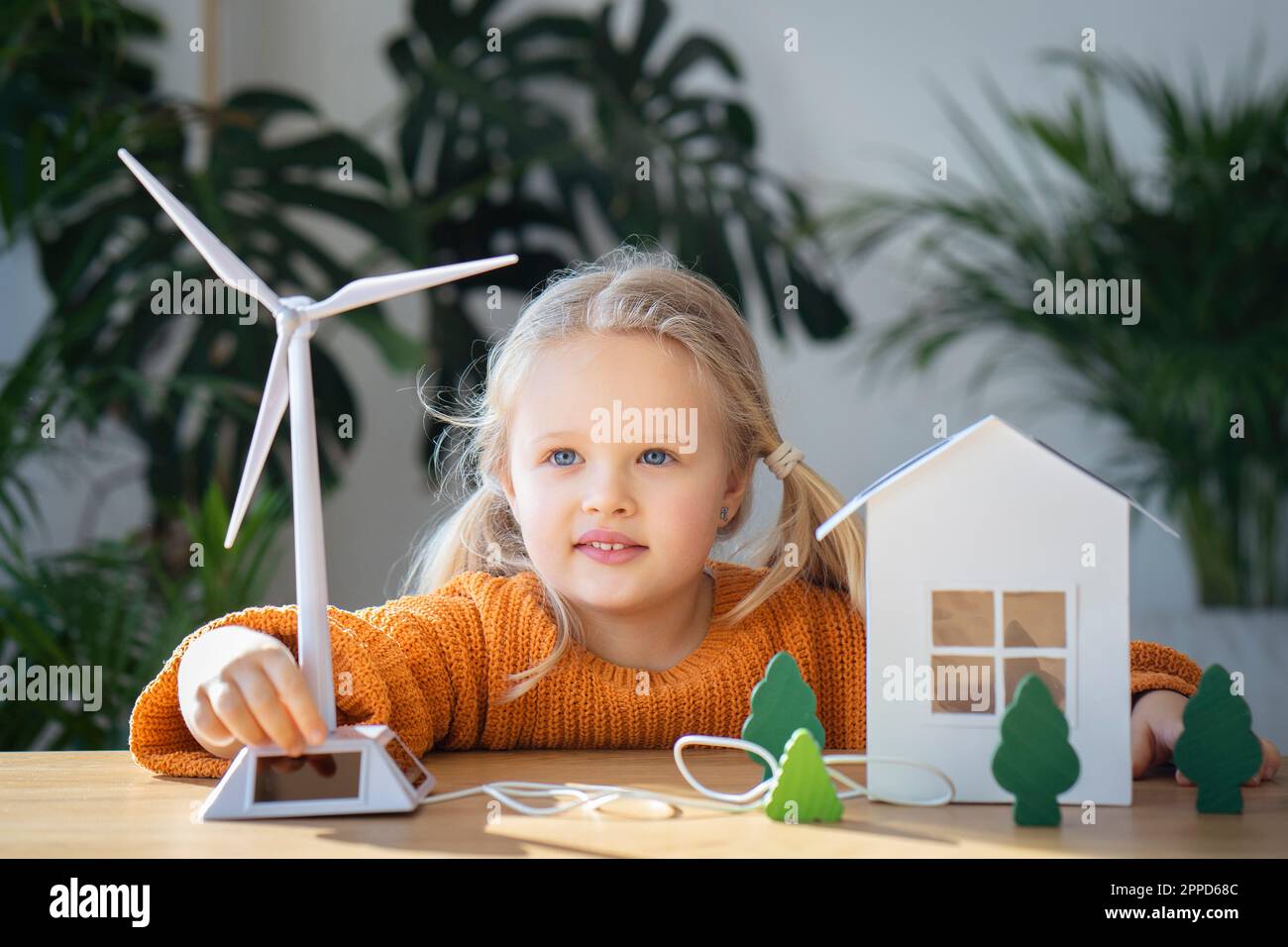 Cute home model hi-res stock photography and images - Alamy