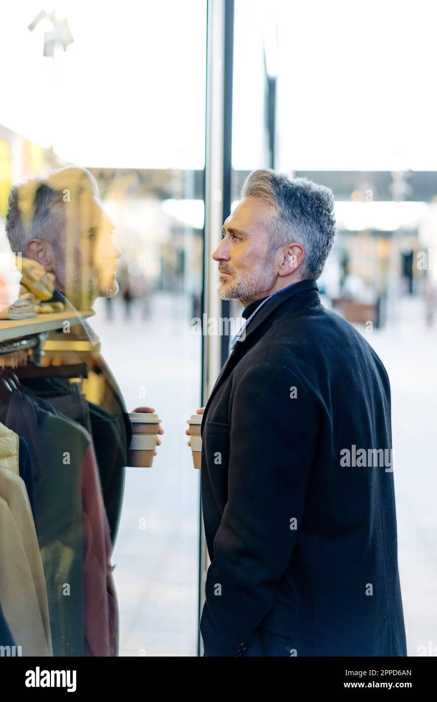 Take away window hi-res stock photography and images - Alamy