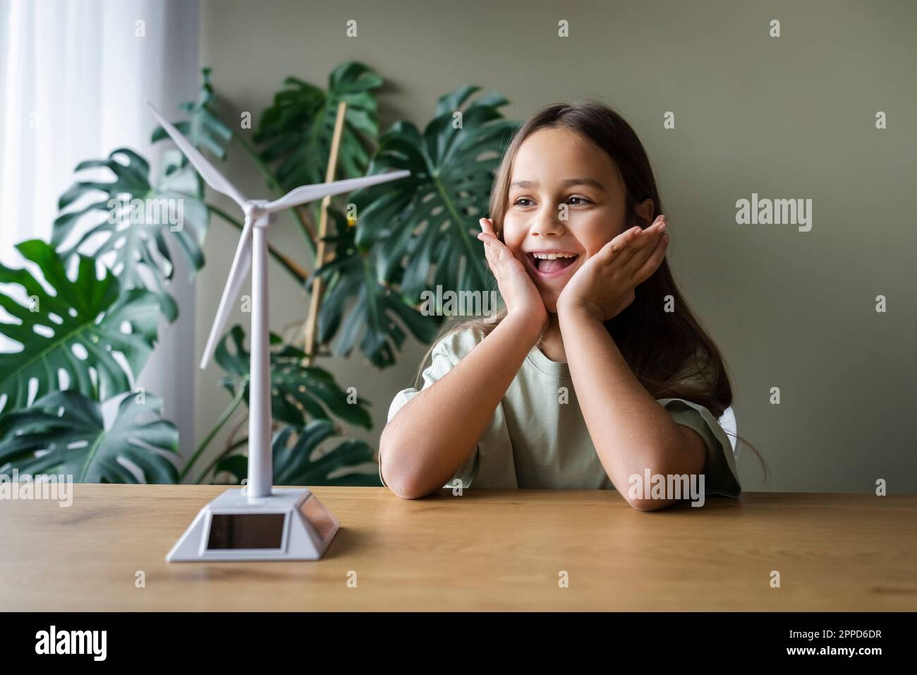 Surprise model hi-res stock photography and images - Alamy