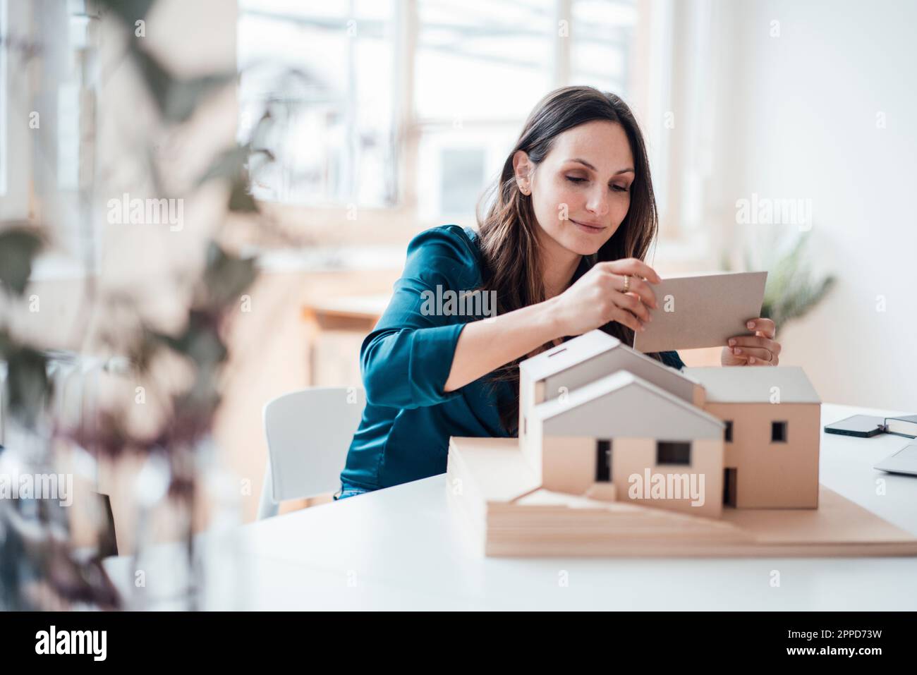 Home making service hi-res stock photography and images - Alamy