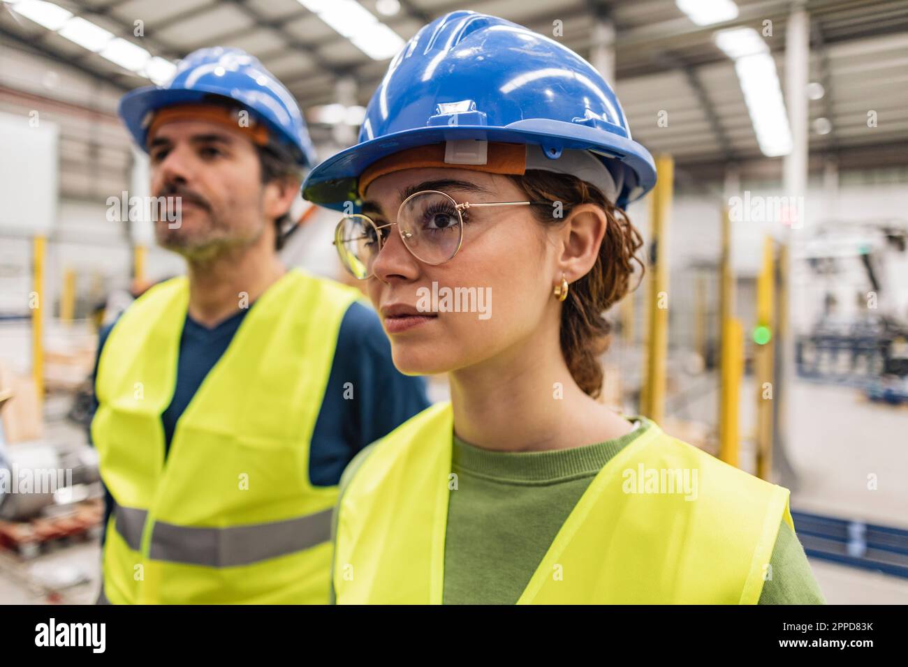 Two engineers wearing safety hi-res stock photography and images - Alamy