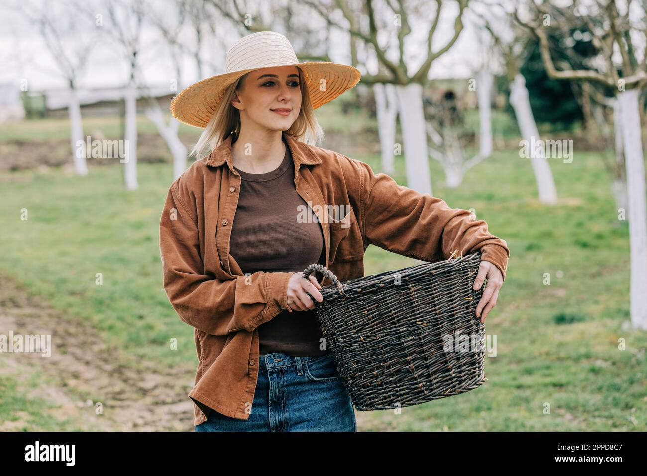 Farm walking hi-res stock photography and images - Alamy