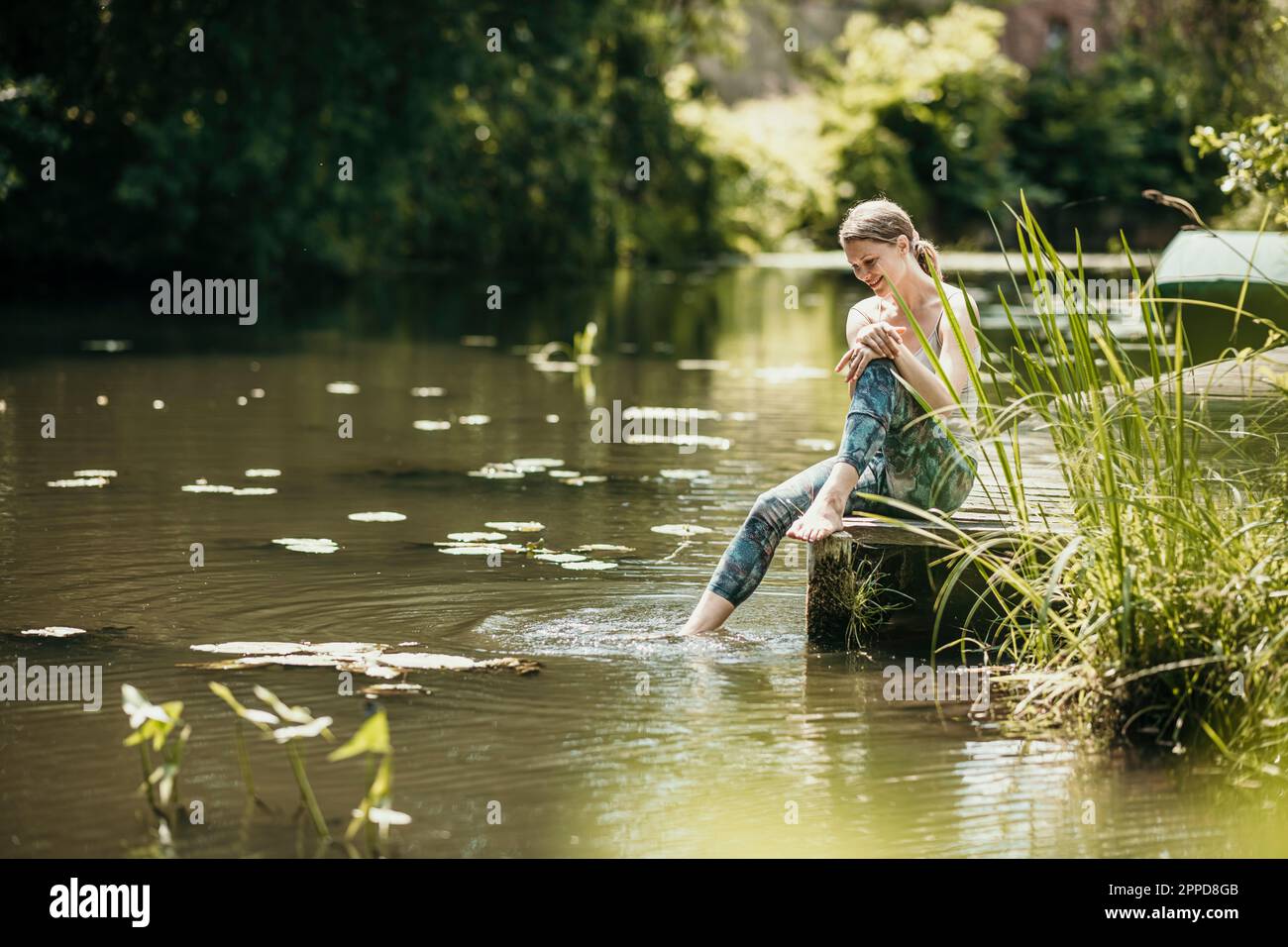 Dipping in water hi-res stock photography and images - Alamy